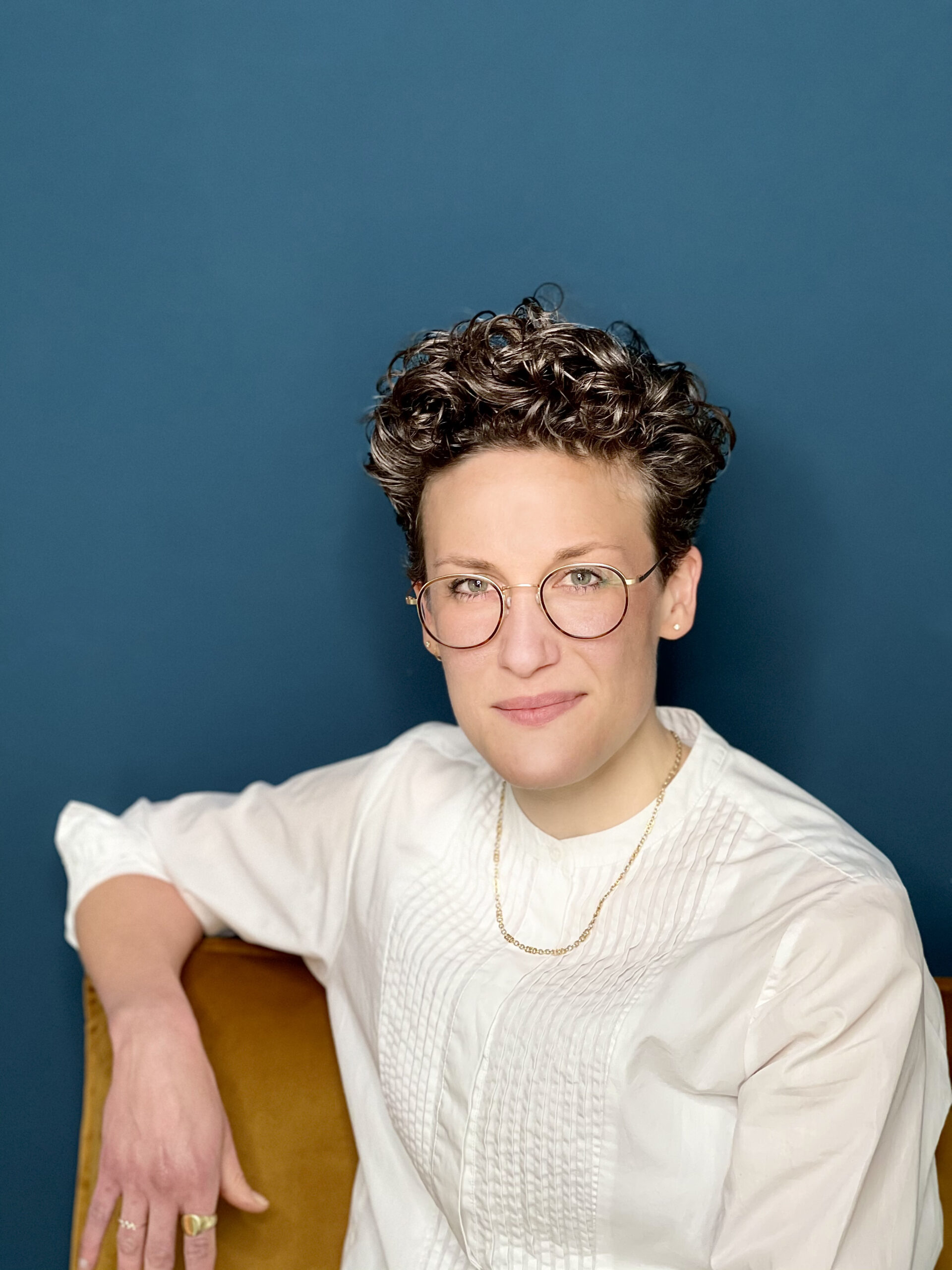 About Me | Dr. Friederike Landau-Donnelly